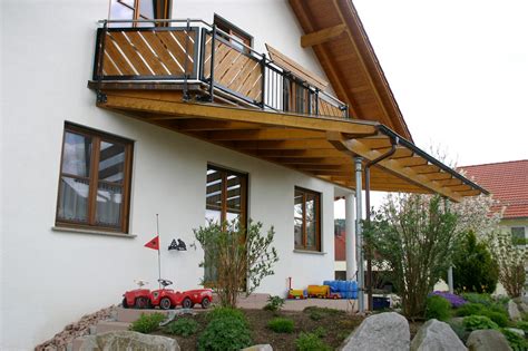 Terrassenuberdachung Mit Balkon