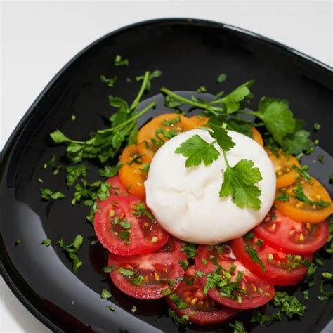 Heirloom Tomato And Burrata Cheese Salad Miles Farmers Market