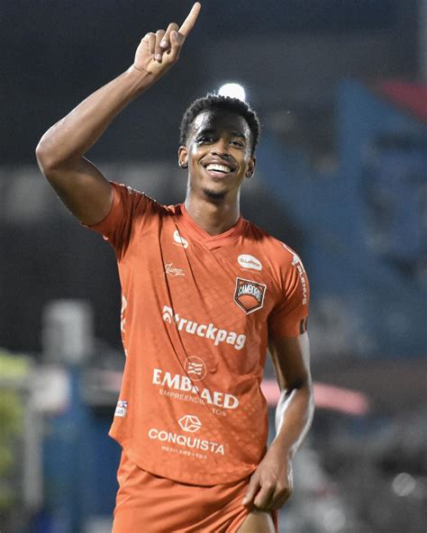 Flamengo Oficializa Contrata O Do Atacante Carlinhos Ex Nova Igua U