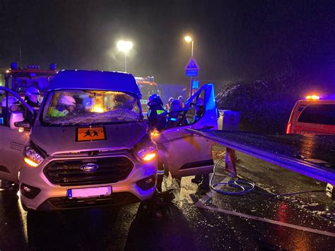 FW EN Schwerer Verkehrsunfall Mit Mehreren Verletzten Presseportal