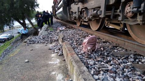 Tren choca contra tráiler que quiso ganarle el paso en Hidalgo el