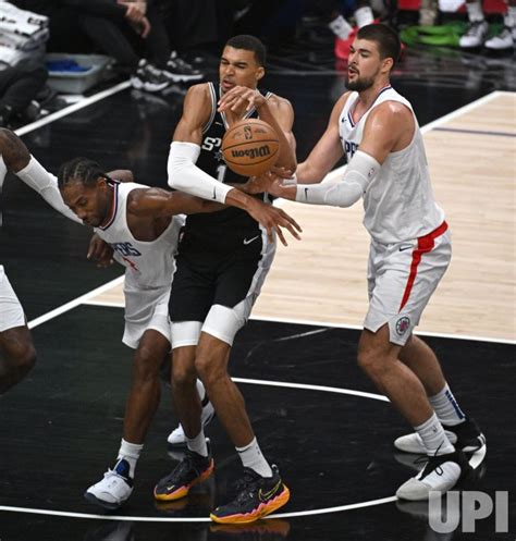 Photo San Antonio Spurs Vs Los Angeles Clippers At Crypto Arena In Los