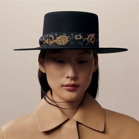 Dakota Love hat Hermès Macau SAR