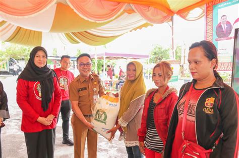 Buka Kegiatan Pasar Murah Bupati Berharap Ini Menjadi Salah Satu Media