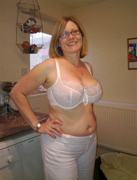 Nasty Mature Women Bra Hot Pics Maturehomemadeporn