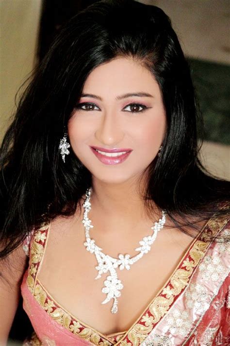 Desimalluhot Tamil Actress Priya Sharma Photos