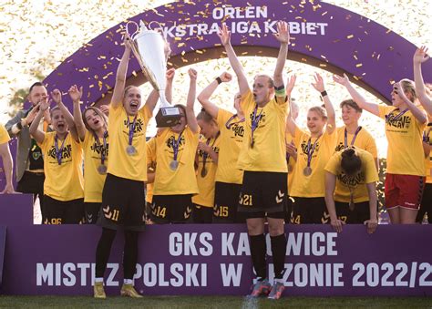 Skarb Orlen Ekstraligi Kobiet 2023 24 by Polski Związek Piłki Nożnej