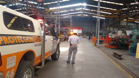 Muere un trabajador tras caer desde 30 metros de altura en una fábrica