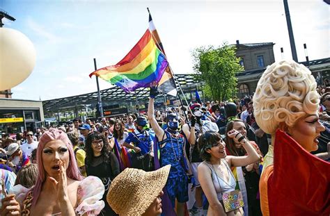 Christopher Street Day Csd Mobilisiert Dreimal So Viele Teilnehmer Wie