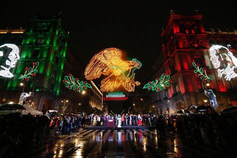 Espectacular Así luce el alumbrado patrio en el Zócalo redcapitalmx
