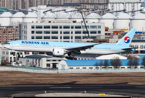 HL8275 Korean Air Boeing 777 3B5ER Photo By B 16205 ID 1358332