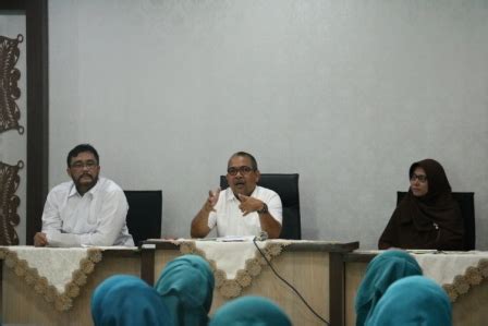 Kunjungan Mahasiswi Jurusan Sekretari Fakultas Ekonomi Dan Bisnis