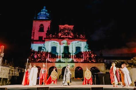 Atriz Rika Januza Interpreta Maria No Espet Culo Da Paix O De Cristo