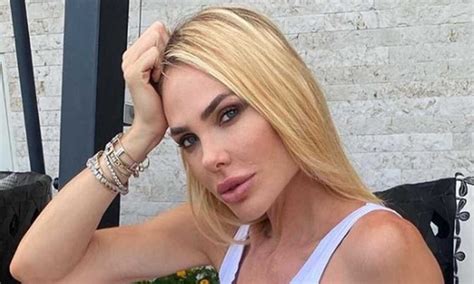 Ilary Blasi cena con il nuovo fidanzato Bastian Müller nel locale dell