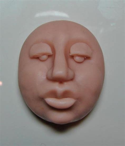 Comment façonner un visage en argile 18 étapes