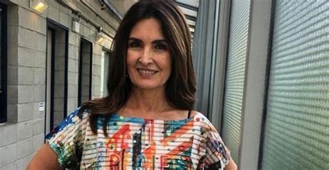 Filha gata de Fátima Bernardes começa dieta e mostra boa forma na web
