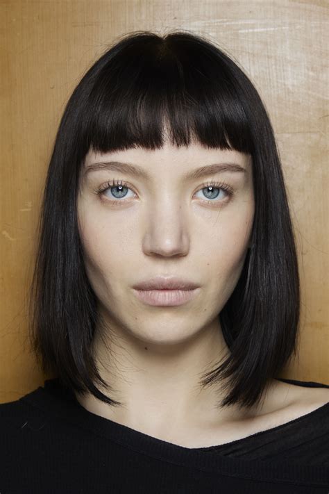 11 cortes de pelo media melena con flequillo que verás en 2023 Belleza