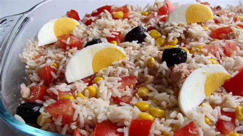 Salade De Riz Au Thon Aux Tomates Et Aux Ufs Durs Savoureuse Et Color E