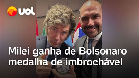Milei recebe de Bolsonaro medalha de imbrochável YouTube
