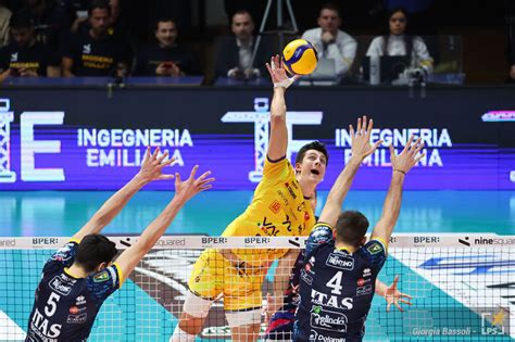 Volley Modena Ferma La Corsa Di Trento E Perugia Campione Del Mondo
