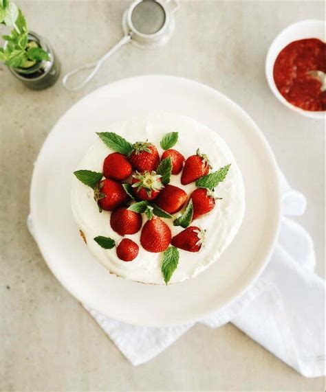 TORTA OD JAGODA I MASCARPONE A NAKED CAKE BakeMe