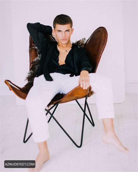 OSCAR CURTIS Feet AZNudeFeet Men