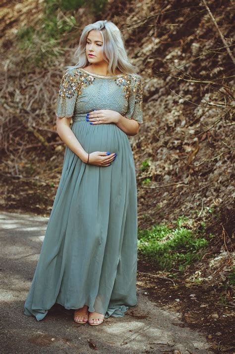Vestidos de baby shower para celebrar la llegada de tu bebé