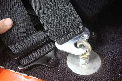 How To Install A Racequip Safety Harness The Correct Way Holley Motor