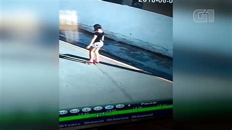 V Deo C Meras De Seguran A Flagram Garota Antes De Desaparecer Em