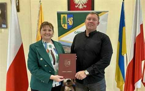 Podpisanie Umowy Na Termomodernizacj Szk Gmina Lubiewo