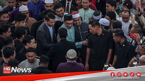 MGNews Perdana Menteri Luang Masa Jamu Selera Tunai Solat Jumaat Di