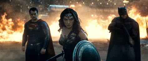Batman vs Superman A Origem da Justiça Crítica Depois do Cinema