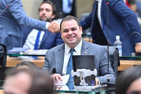Roberto Cidade é reeleito para terceiro mandato como presidente da Aleam