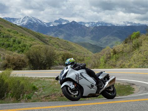 2022 Suzuki Hayabusa GSX1300R MC Commute Review Photo Gallery