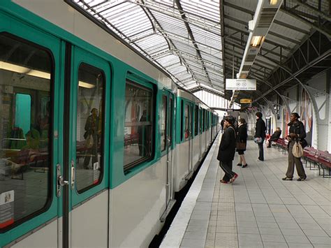 Plan Du Metro De Paris Avec Les Noms De Rues Plans Du Metro
