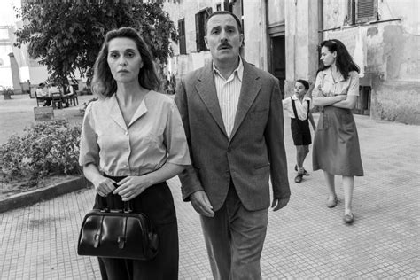 C è ancora domani Paola Cortellesi fa il miracolo e riporta le file al