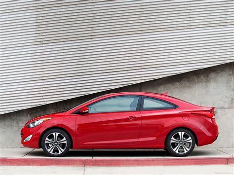 Hyundai Elantra Coupe Picture 03 Of 15 Side MY 2013 1600x1200
