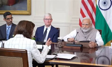 Kartikey Singh On Twitter Google And Apple Sitting Next To Each Other
