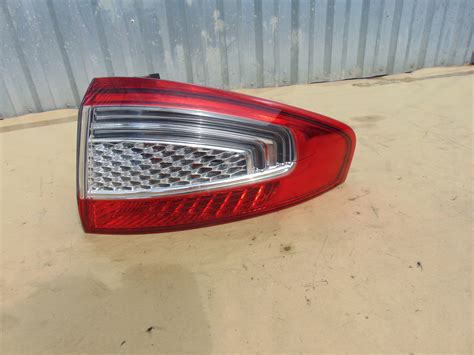 LAMPA TYLNA W BŁOTNIK PRAWA FORD MONDEO MK4 LIFT BS71 13404 C za 360 zł
