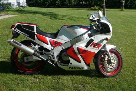 1991 Yamaha FZR 750 R Reduced Effect Moto ZombDrive