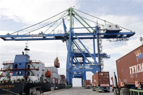 Dua Tahun PT Pelindo Terminal Petikemas Transformasi Operasional