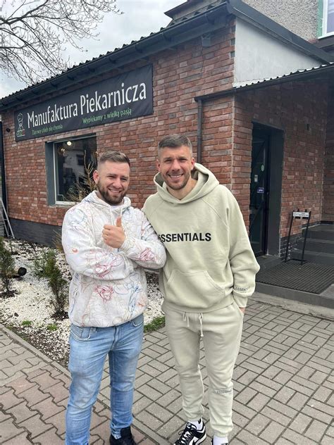 Zdjęcie 11 Lukas Podolski otwiera pierwszy bar z kebabem w Polsce