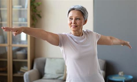 Comment Raffermir Vos Bras Apr S Ans Cette Routine De Exercices