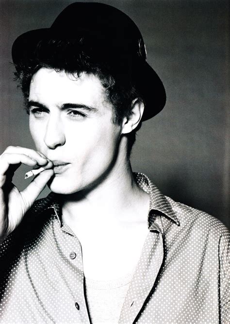 Max Irons Shirtless Mag And Vidcaps Porn Male Celebrities The Best