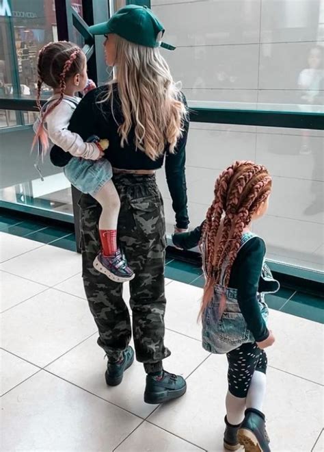 Le Seguir N Los Pasos Ellas Son Eva Y Cuqui Las Hijas De La Joaqui