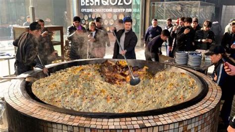 乌兹别克斯坦巨锅手抓饭制作做一锅够1000人吃真怕掌勺的掉下去 高清1080P在线观看平台 腾讯视频