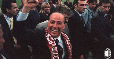 Silvio Berlusconi è morto il commovente addio del Milan Bigodino