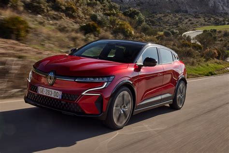 Renault Mégane E Tech premier contact avant l essai complet