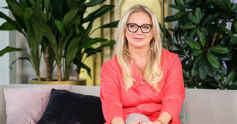 Marzena Rogalska w paryskiej stylizacji Zachwyciła czerwonym płaszczem