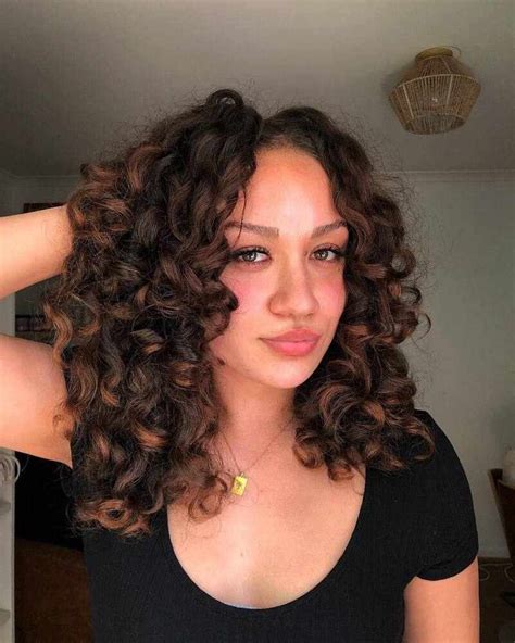25 Balayage Ideas For Curly Hair That Make You Look Like Superstar